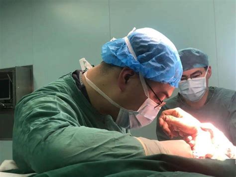 失而复得！手臂意外绞入机床，常州一院医生6小时断肢再植 搜狐大视野 搜狐新闻