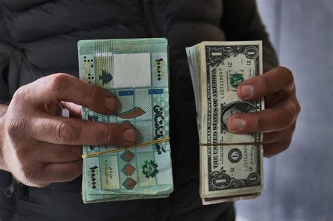 الليرة اللبنانية تواصل الانهيار أمام الدولار Rt Arabic