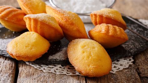 Cyril Lignac dévoile sa délicieuse recette de madeleines Femme