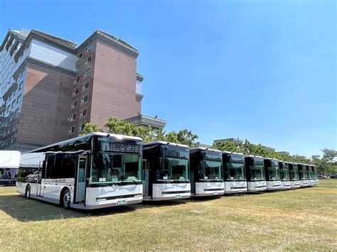 鴻海15輛model T交車府城客運 年底前全數上路 Yahoo奇摩汽車機車