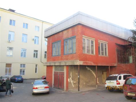 Нежитлова будівля літ В 2 загальною площею 2272 4 кв м яка розташована за адресою м