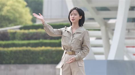 遇到险情如何逃生？跟庄晓莹一起学习防空防灾知识 20220929 军迷天下 Youtube
