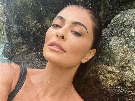 Sem Sutiã Juliana Paes Quase Mostra Demais Em Vestido Decotado O Tempo