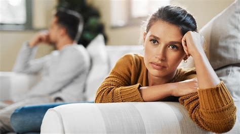 7 Relationship Red Flags You Should Never Ignore She Defined
