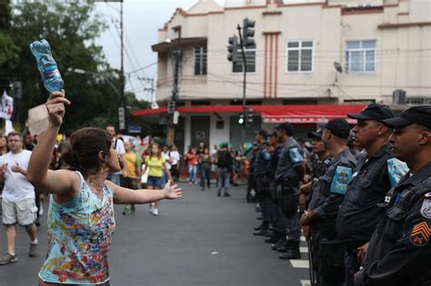 Así Están Los Manifestantes En Los Alrededores Del Maracaná Fotos