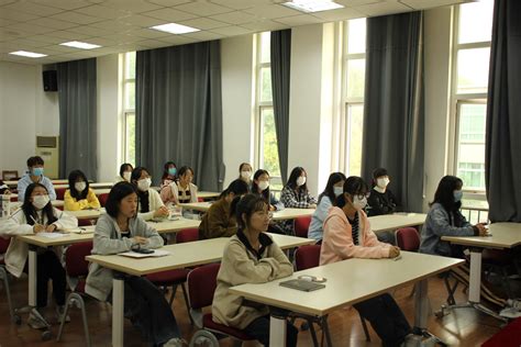 商学院开展“学团史，知团情，牢记初心跟党走”主题团日活动 信阳师范大学商学院