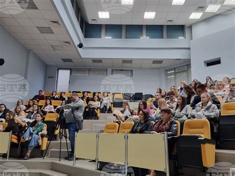В Плевен се провежда национален студентски фармацевтичен форум ...