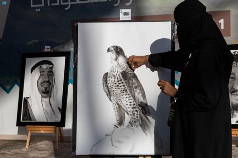 صحيفة اليوم معرض الصقور والصيد يثري الطفل برحلة بصرية عن الصقر