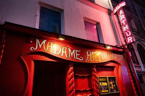 Madame Arthur La Folle Renaissance Du Premier Cabaret Travesti
