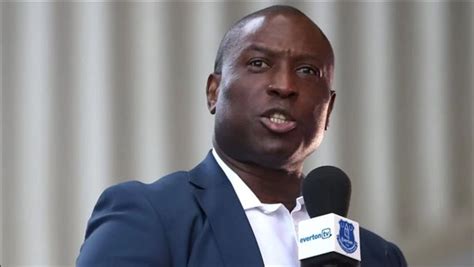 وفاة كيفين كامبل لاعب أرسنال وإيفرتون الأسبق بعمر 54 عاما