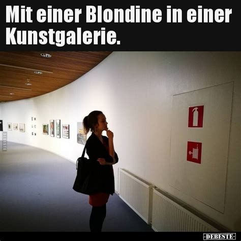 Mit Einer Blondine In Einer Kunstgalerie Debestede