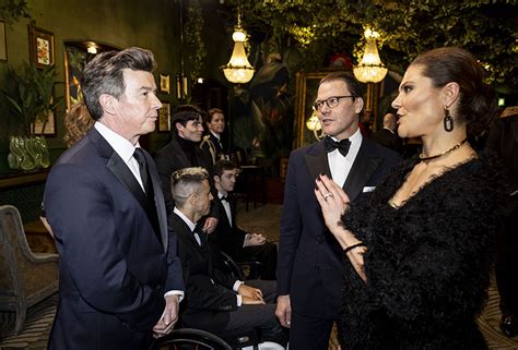 Victoria Och Daniels Festliga Partykväll Med Världsstjärnan