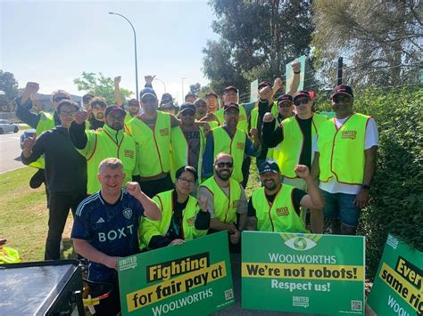 Woolworths Sth East Workers On Indefinite Strike Berwick Star News