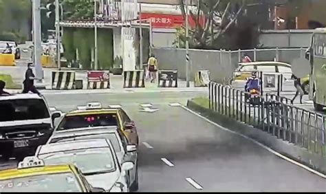 逃逸移工見警拔腿狂奔 南港警圍捕壓制逮獲 威傳媒新聞 Winnews