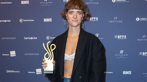 Deutscher Schauspielpreis An Liv Lisa Fries Aus Babylon Berlin