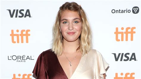 Yellowjackets Sophie Nélisse In Bathing Suit Enjoys Snuggles — Celebwell