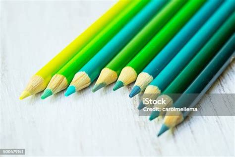 블루 및 그린 채색기법 연필 한 연립 다중 색상에 대한 스톡 사진 및 기타 이미지 다중 색상 미술 공예용품 사진 이미지