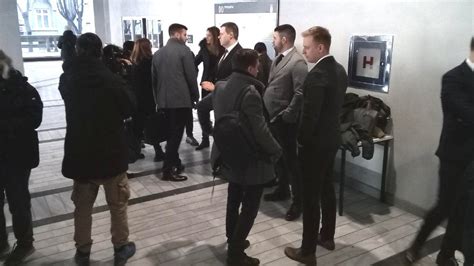 Srbija i nasilje Počelo suđenje roditeljima dečaka koji je izvršio zločin u školi u Beogradu