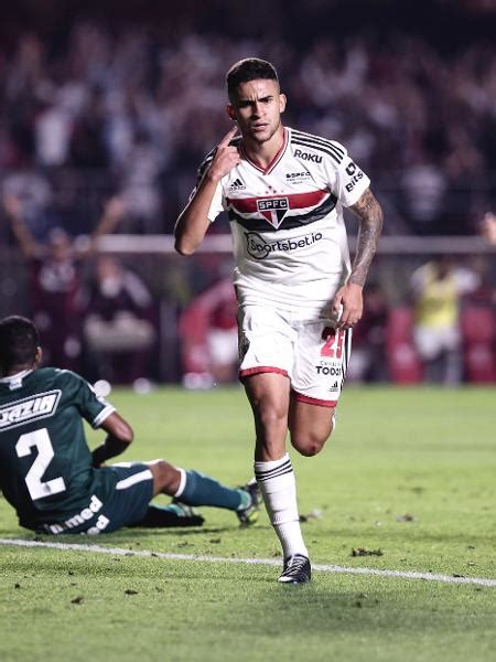 Nestor marca gol de empate e é herói do São Paulo na Copa do Brasil
