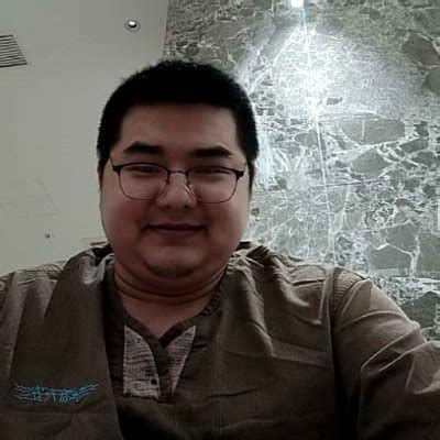 toumodjb on Twitter 投稿大赛 发出你最喜欢裸聊的直男大叔说说你最喜欢哪里是颜值是身材还是鸡巴性感 https