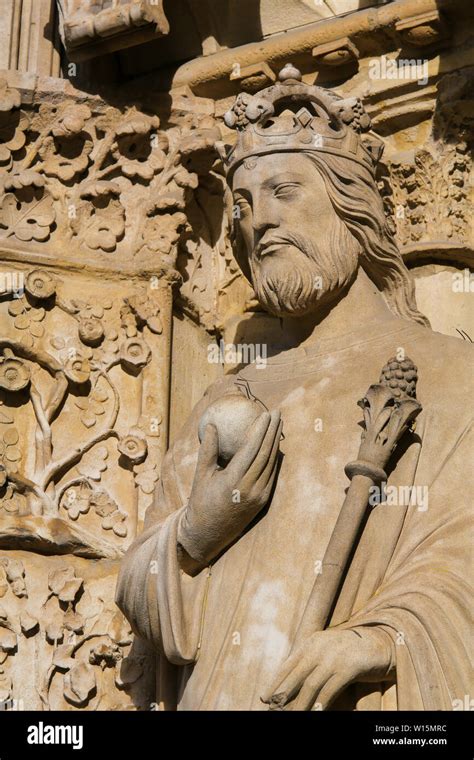 Mittelalterliche Statue von Kaiser Konstantin der Große in der