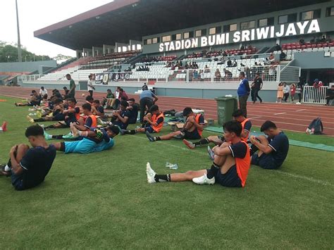 Latihan Perdana SFC Di Stadion Bumi Sriwijaya Palembang