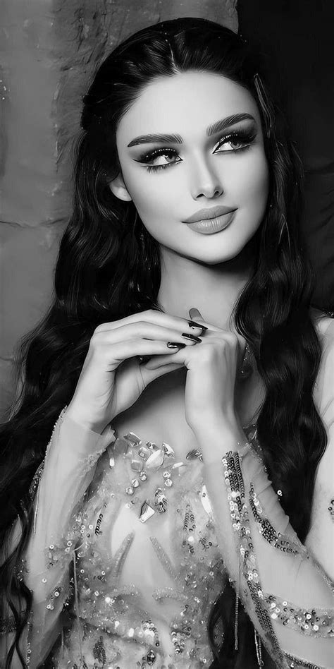 Pin Su My Donne Bellissime Ritratto Donna Bellezza Del Viso