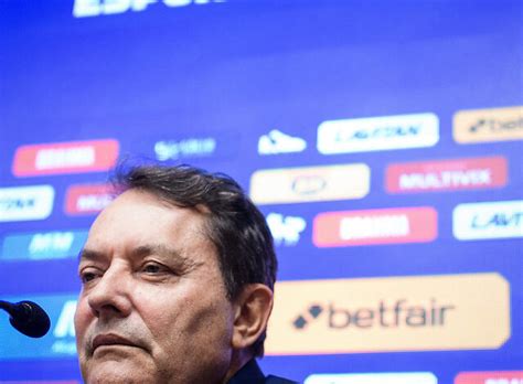 Bilionário perto de acordo milionário Pedrinho e o Cruzeiro