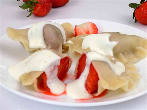 Pierogi Z Truskawkami Kuchnia Na Wypasie