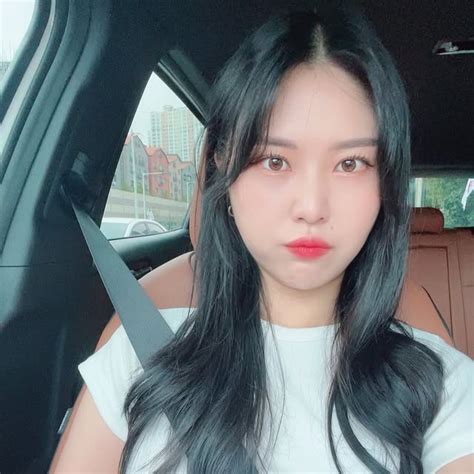 혜진 ̈ Vhyejinv On Threads