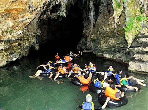 10 Wisata Gua Paling Eksotis Di Indonesia Surga Bagi Pecinta Caving