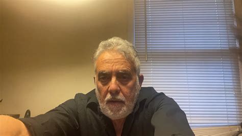 نزع صورة الرئيس مرسي من سجل عصابة العسكر شرف له ولكن Youtube