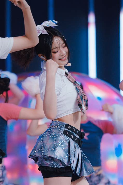 Hanni Danielle And Minji Newjeans Rkpopfap