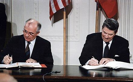 Tratado Wikipédia a enciclopédia livre