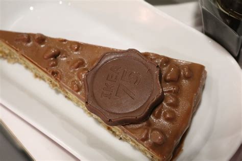 Миндальный торт Almondy Daim из магазина Ikea | mama-znaet.com