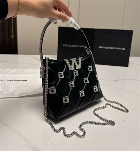 Alexander Wang Сумка на плечо купить с доставкой по выгодным ценам в интернет магазине Ozon