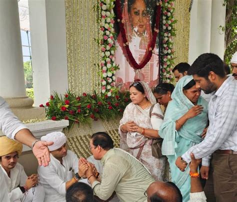 मंत्री गौतम टेटवाल ने जनप्रतिनिधियों के साथ राजमाता माधवी राजे सिंधिया