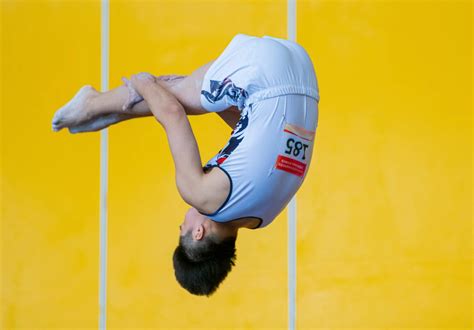 18个体操队，102位选手参赛！2022年全国青年体操锦标赛男子长蹦床比赛今日开赛 大略网