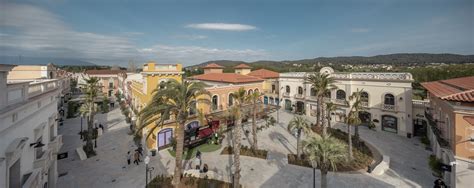 Lindt Sprüngli abre una boutique en la Roca Village Revista Centros