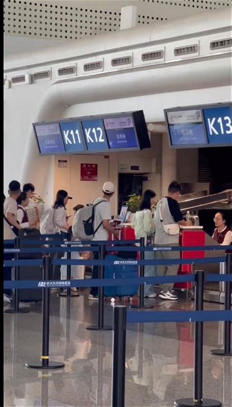 五一小长假首日预计运输旅客92万人次，武汉天河机场迎来客运小高峰航班城市同比增长