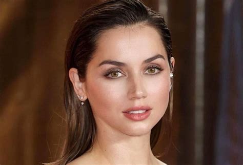 Ana De Armas Biography Wiki Age Boyfriend Net Worth M Vrogue Co