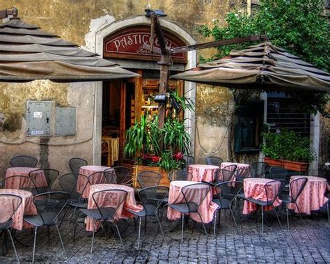 Italian Outdoor Cafe Decor