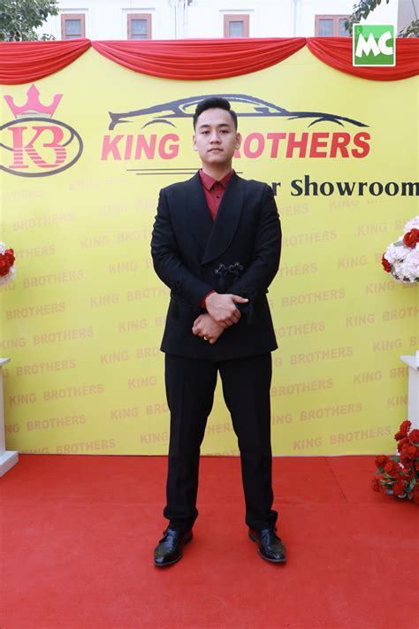 Off Road ကားမျိုးစုံ ဝယ်ယူနိုင်မယ့် King Brothers