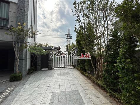 【台中太平】光興路｜山水向陽．新加坡式雙車別墅 小林法拍