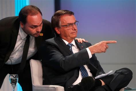 La Policía De Brasil Investiga A Carlos Bolsonaro Hijo Del