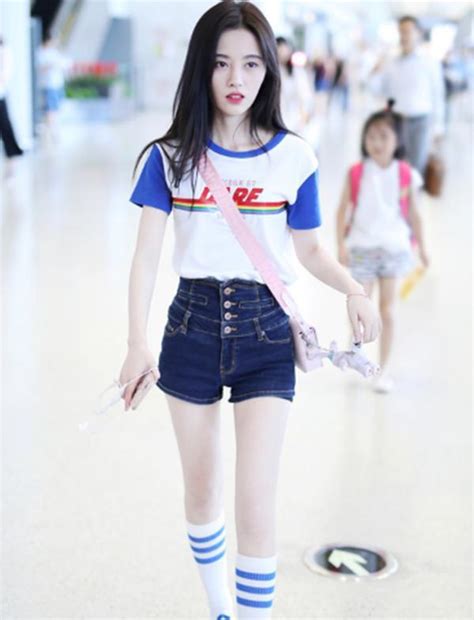 鞠婧祎换了件衣服，不料却美出了新高度！网友：看了图5要失眠了