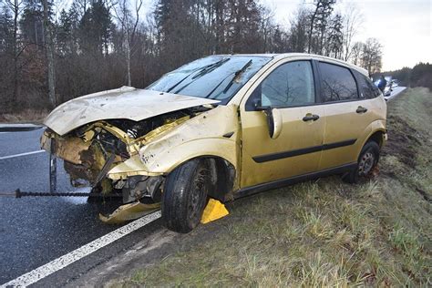 Auto wpadło do rowu i dachowało Działdowo pl