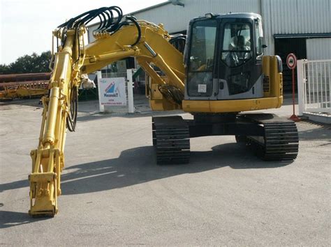 Boom Offset On Komatsu Excavators And Backhoe Loaders