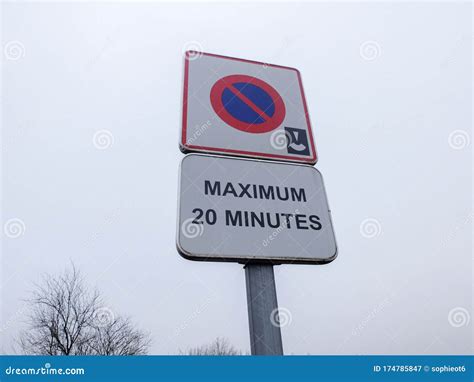 Panneau Interdisant Le Stationnement Minutes Maximum Image Stock Image Du Interdit Code