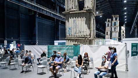 Infettarsi Dopo Il Vaccino Possibile Ma Con Sintomi Molto Lievi La Repubblica